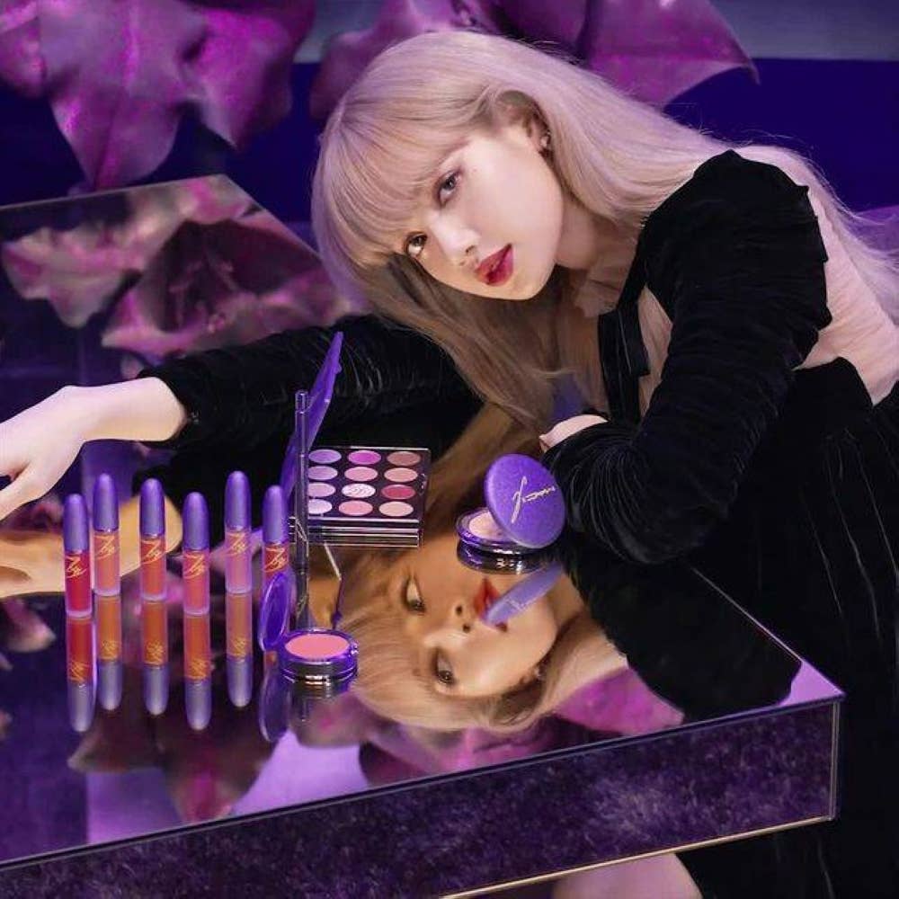 Blackpink’s Lisa debuts first make-up collection - Sinar Daily