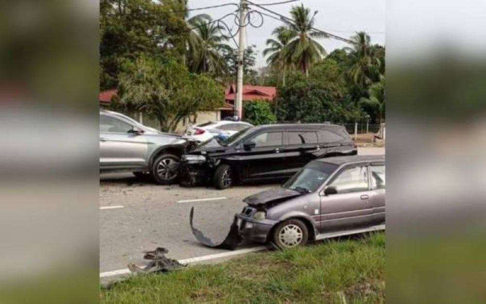 Heartbreak for teacher as brand new Perodua Alza involved in road crash ...