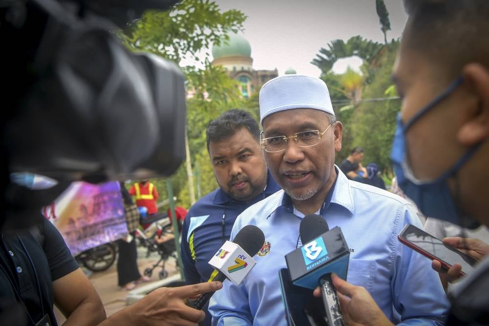 TH to contact immigration on return of woman who performed umrah in men ...