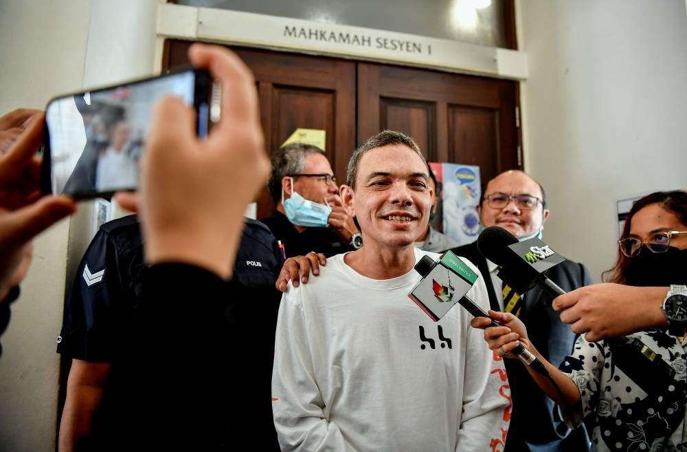 Court sets Dec 15 to know status of Yasin's representation - Sinar Daily