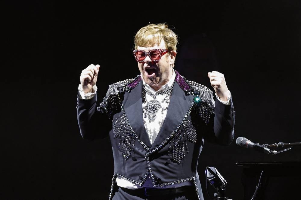 Elton John quits Twitter, says misinformation dividing world - Sinar Daily