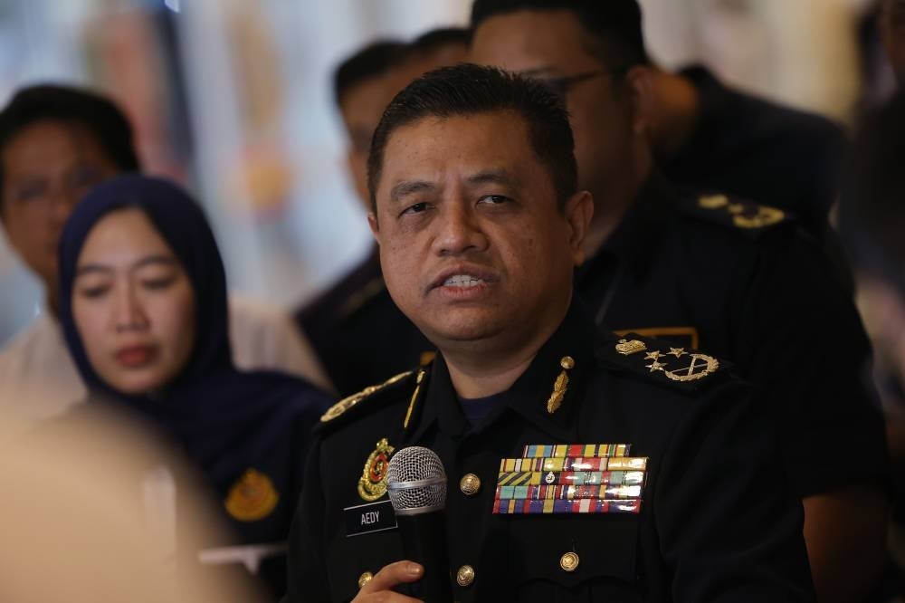 RTD to seize goods vehicles that violate road ban during CNY