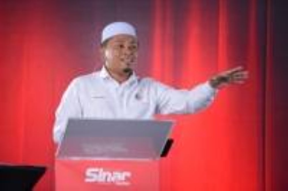 Zahid told to look at mirror before 'attacking' Hadi - Pas youth ...