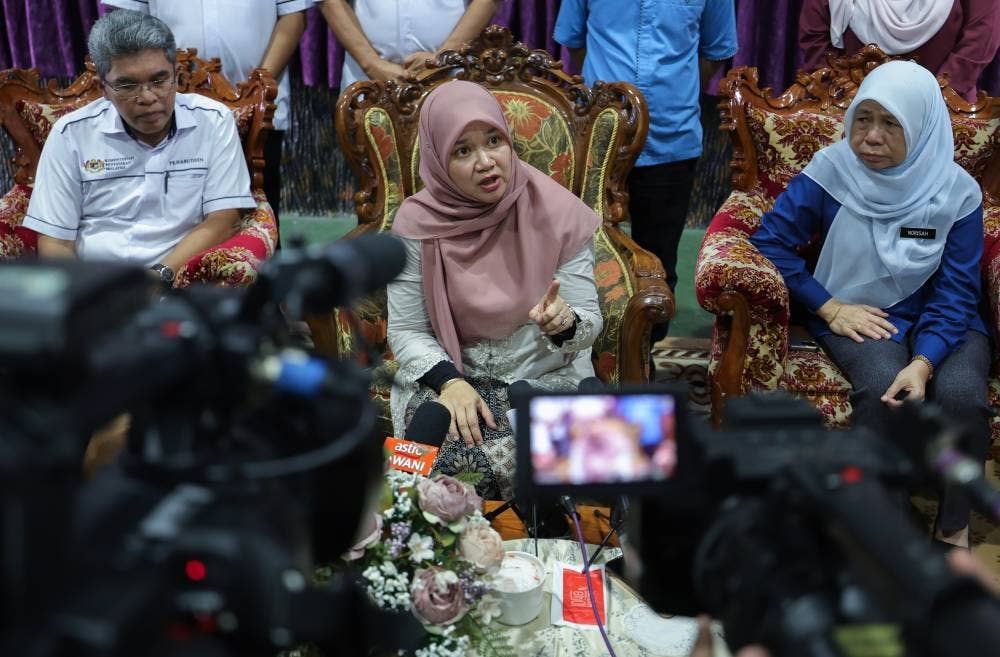 Education Ministry aims to fill 50 pct of teacher vacancies in Sarawak ...