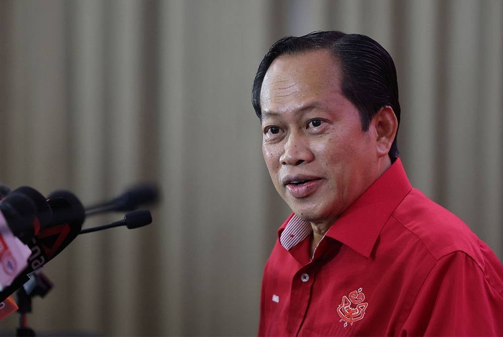 Ahmad Maslan announces not contesting for Umno vice president post ...