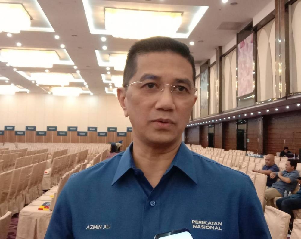 Azmin to contest in Hulu Kelang, Rina Harun in Batu Tiga - Sinar Daily