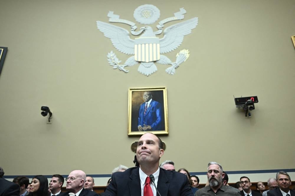 Ex-intel officer says US hiding info on alien craft - Sinar Daily