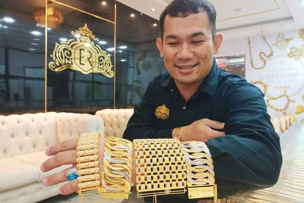 Many sell gold as price soars up to RM300 per gramme - Sinar Daily