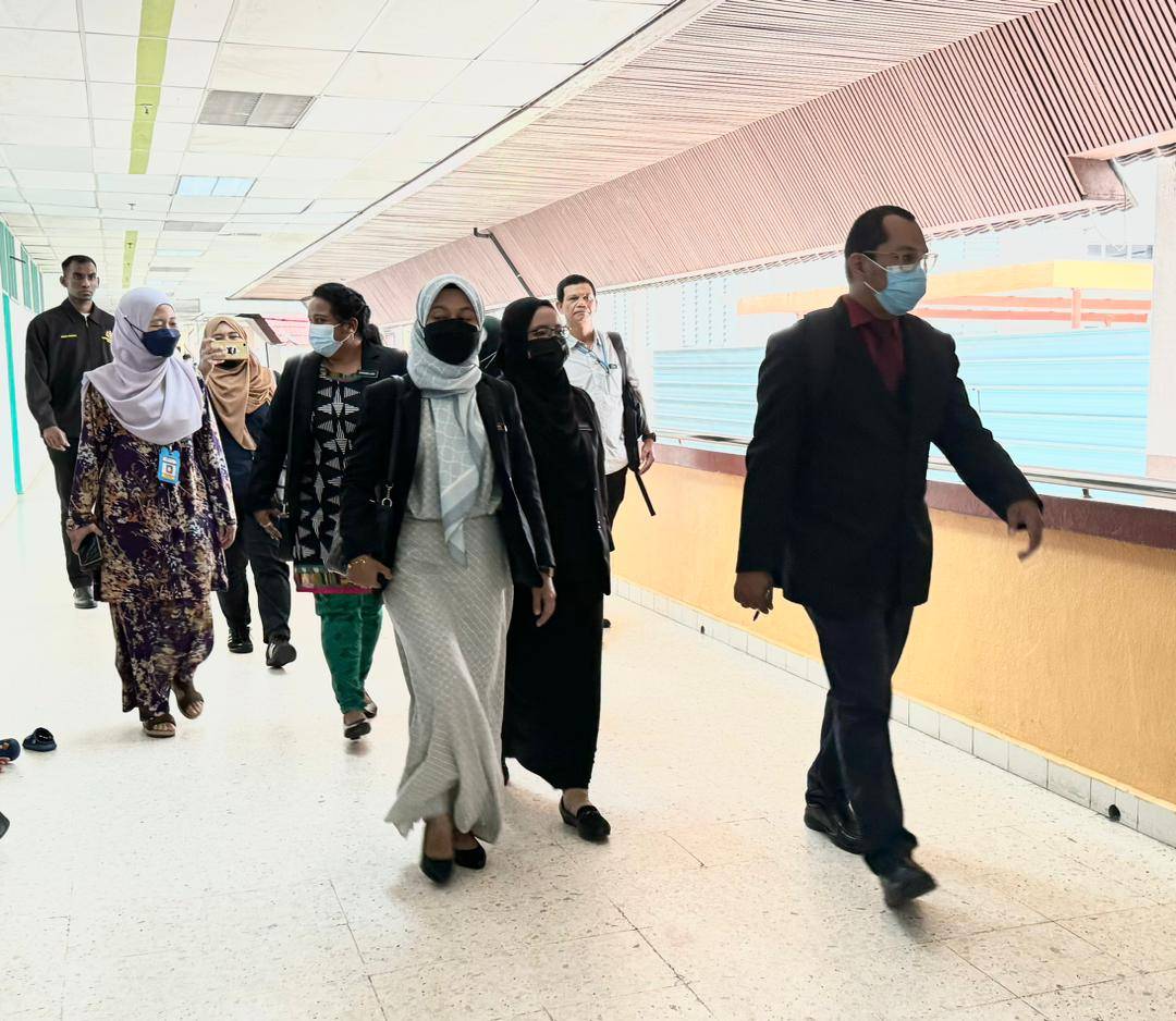 Man faces murder charge from hospital bed, for fatal stabbing of aunt ...