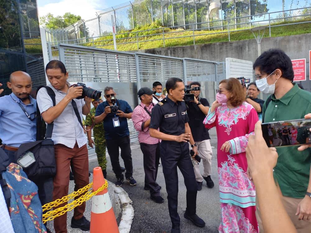 Success shouldn't be a basis for persecution - Daim's wife - Sinar Daily