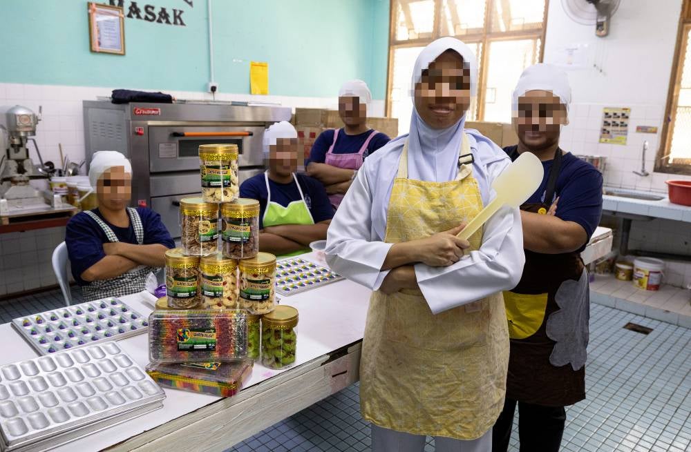 Raya cookies from prison - Sinar Daily