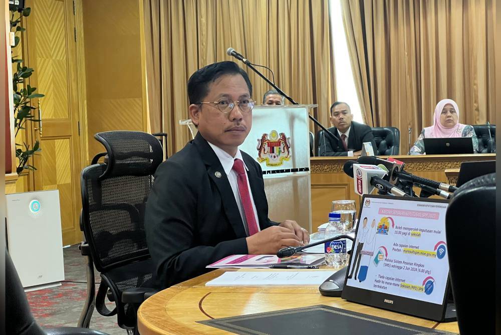 More than 10,000 students absent from SPM 2023 exam - Sinar Daily