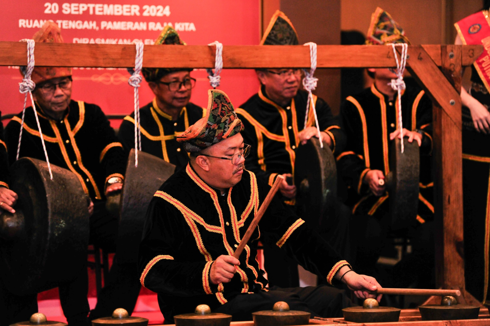 Museums Dept receives over 100-years-old Kadazan Tagung collection ...