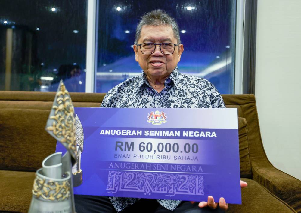 Datuk Lat bags Anugerah Seniman Negara - Sinar Daily