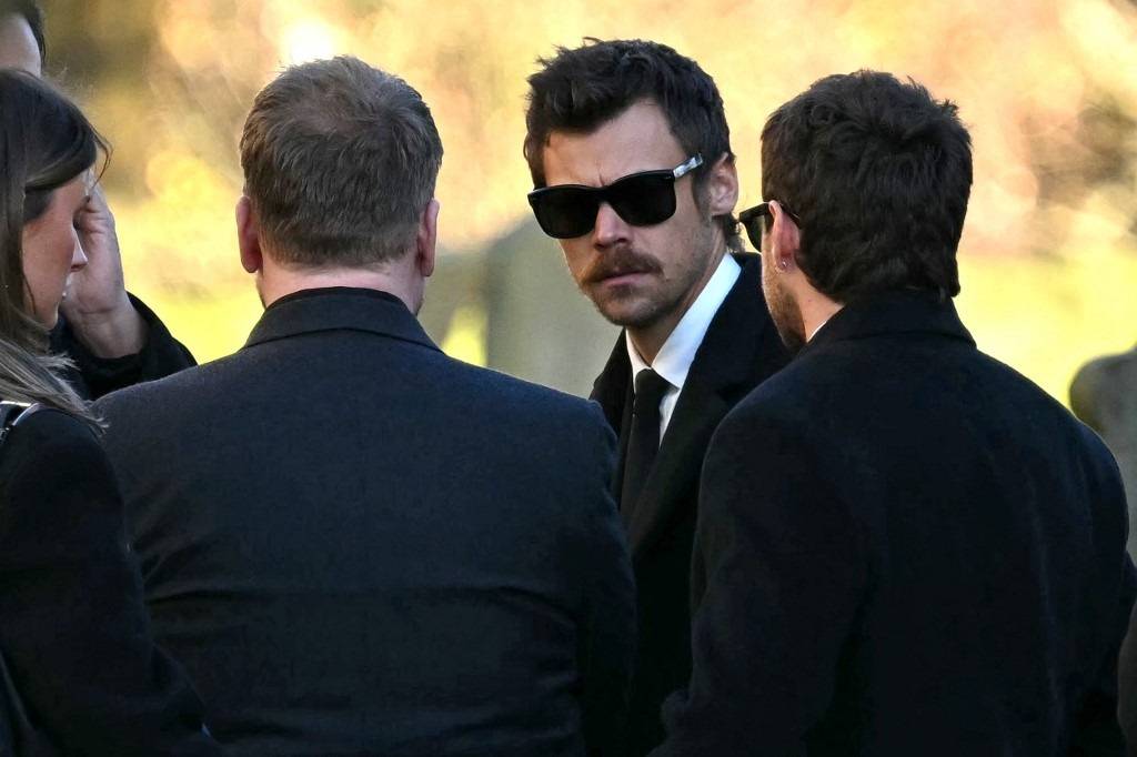 One Direction stars attend Liam Payne's funeral in UK - Sinar Daily