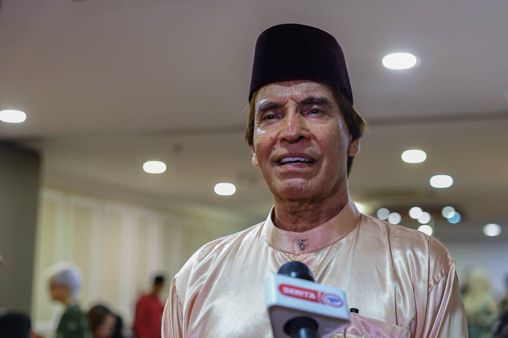 DJ Dave returns with Raya song after 48 years - Sinar Daily