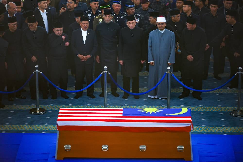 Tun Abdullah Ahmad Badawi laid to rest at Heroes’ Mausoleum - Sinar Daily