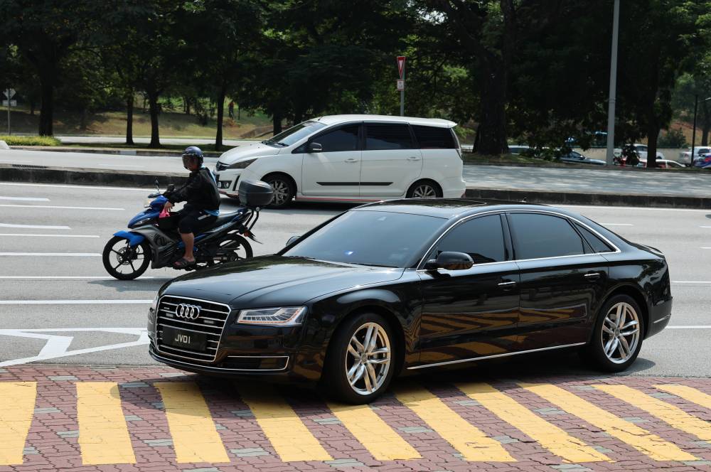 MACC resumes questioning Ismail Sabri over graft probe - Sinar Daily