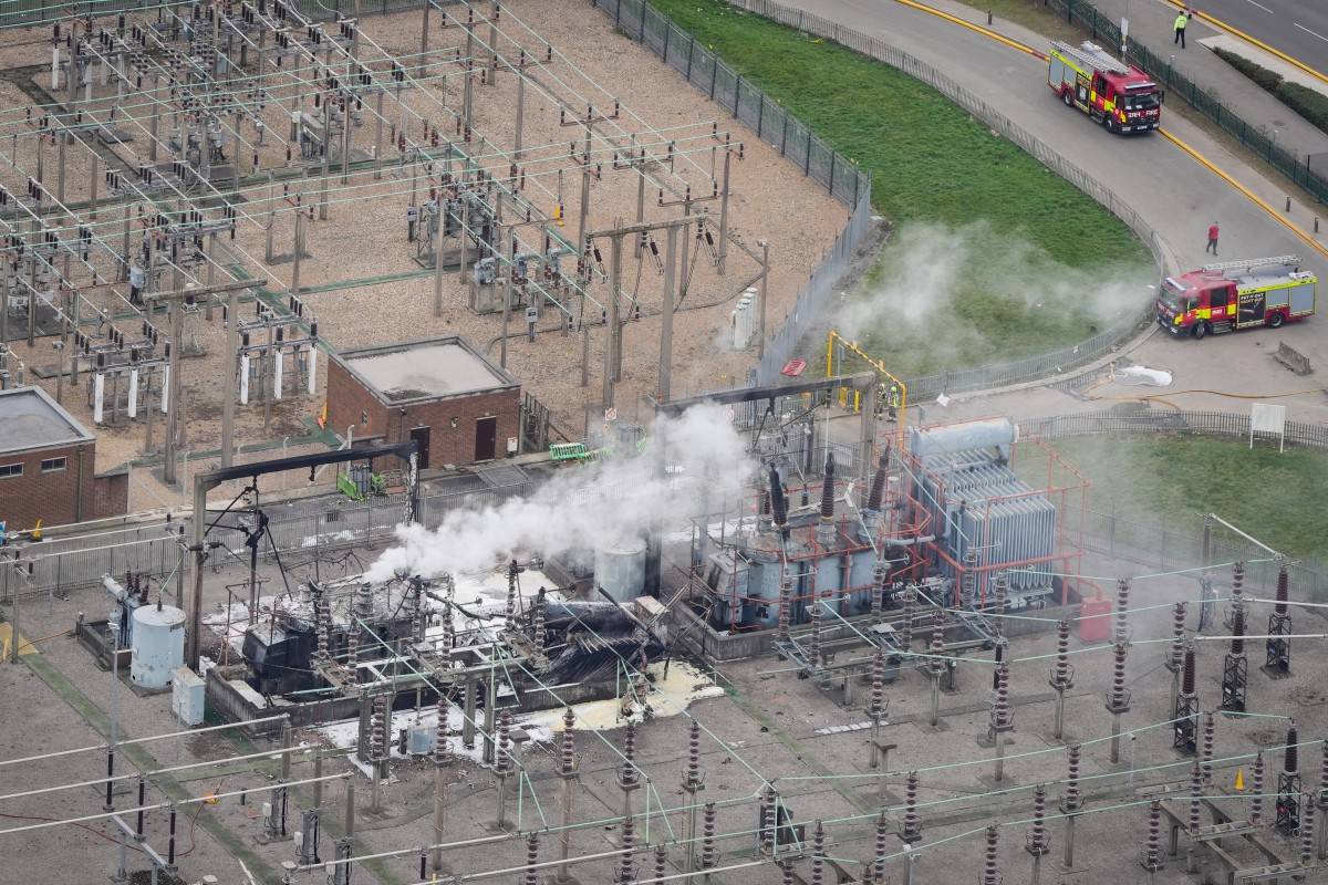 Fire that closed Heathrow traced to unrepaired transformer - Sinar Daily