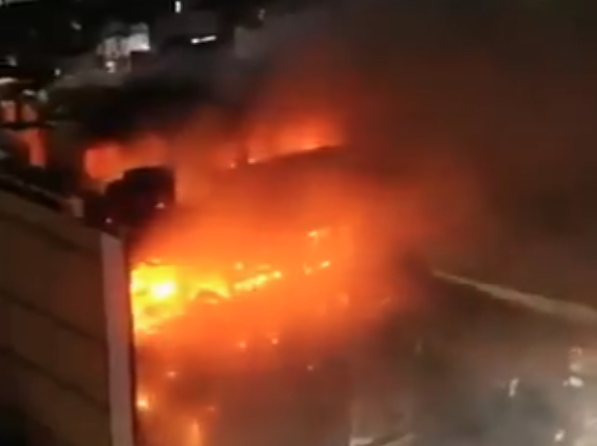 Iraq shopping mall fire kills and injures 50 - Governor - Sinar Daily