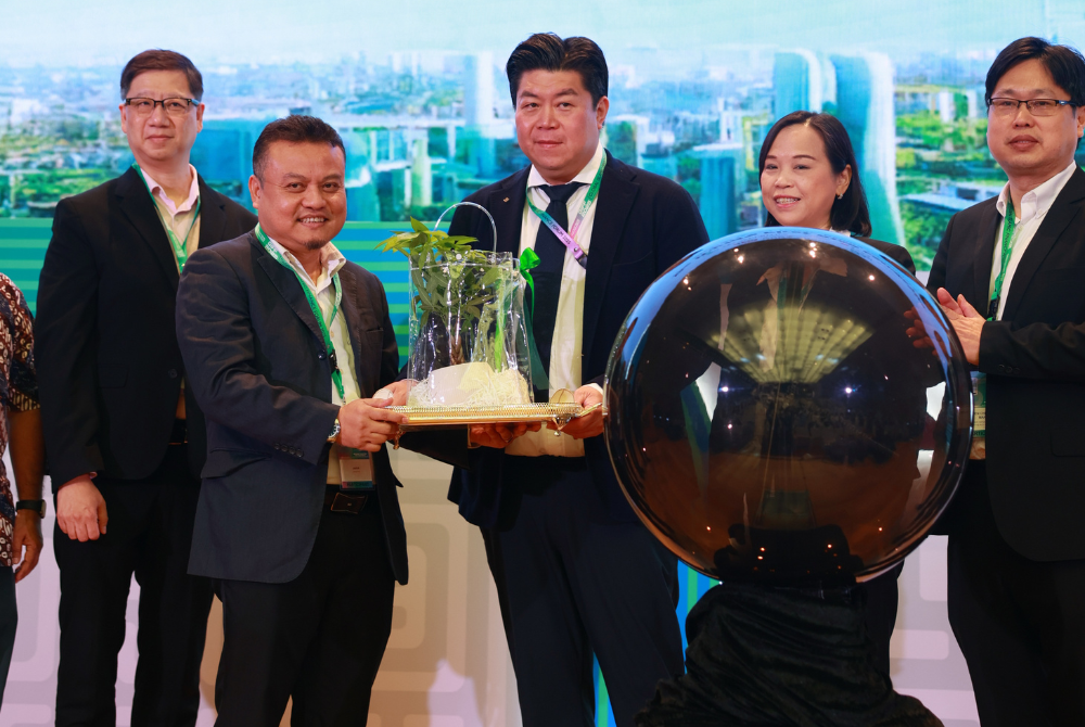 Malaysia pioneers green Islamic finance with world's first RMB 200 ...
