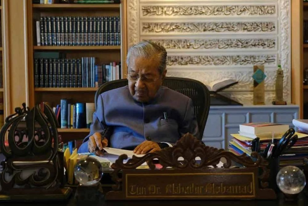 Dr Mahathir warns against delayed marriage, small families as Malaysia ...