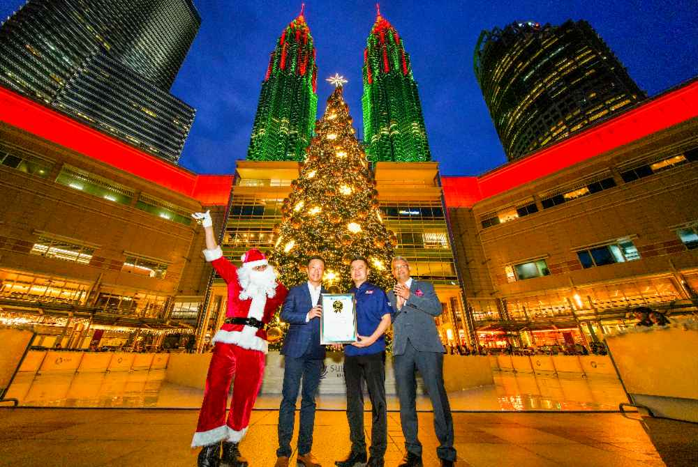 Suria KLCC drops Malaysia's first outdoor skating rink and everyone is ...