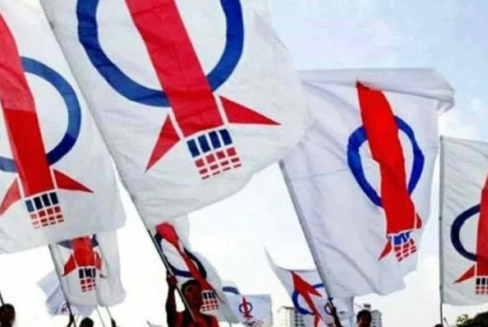 Dapsy urges Akmal to resign, claims Umno wants to remain in government ...