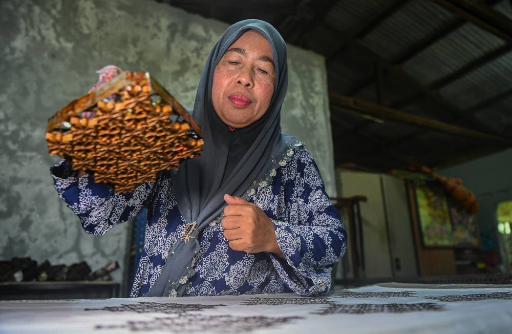 Johor batik carves out niche with local motifs, heritage elements ...