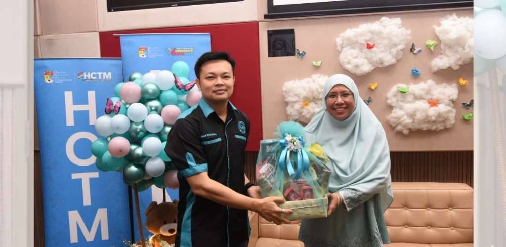 Diuji kanser, 7 kitaran IVF, penantian 11 tahun Juliana berakhir ...