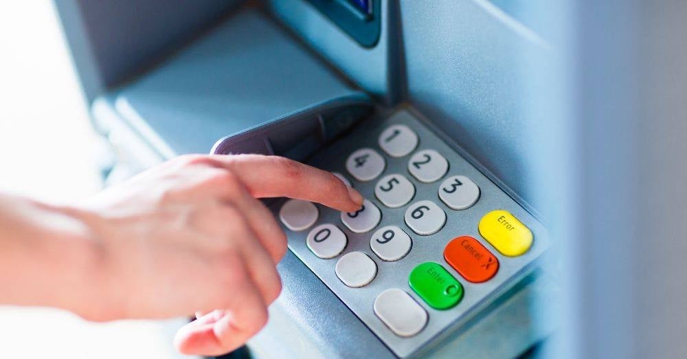 Berita baik! Tiada lagi caj RM1 di ATM antara bank mulai 1 Julai ini ...