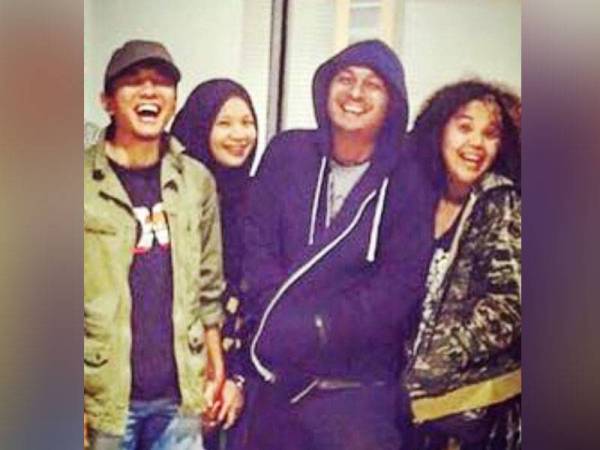 'Aku cemburu dengan kau, Pitt Hanif' - Sinar Harian