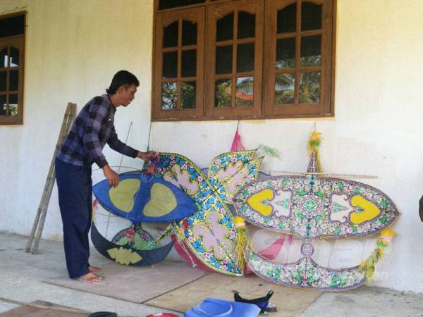 Rezeki pembuat wau di Perlis - Sinar Harian