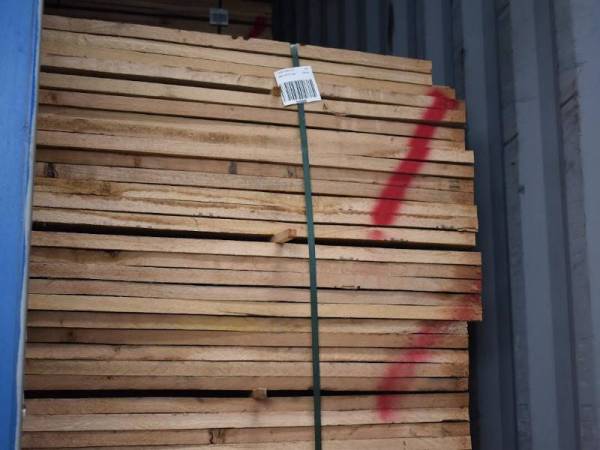 Kontena bawa kayu sawn timber dari Australia, Hungary ditahan - Sinar ...