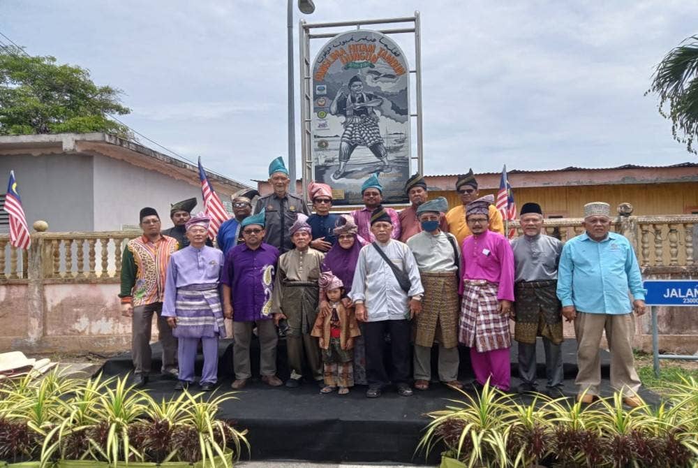 Mural Panglima Hitam Tambun angkat sejarah tokoh legenda - Sinar Harian