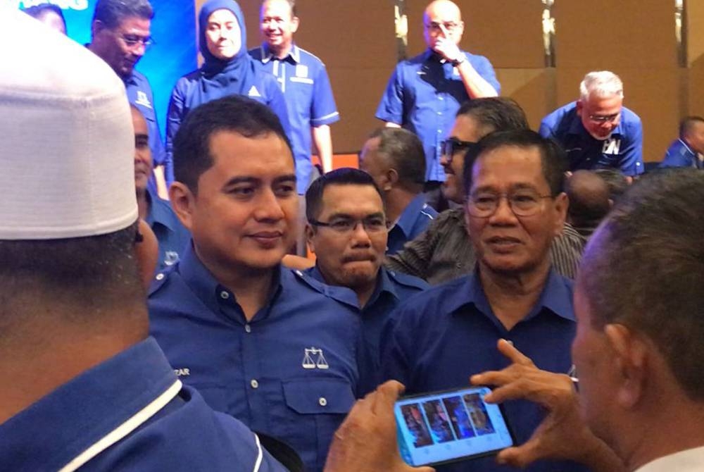 [VIDEO] Anak Najib antara 42 calon DUN BN Pahang - Sinar Harian