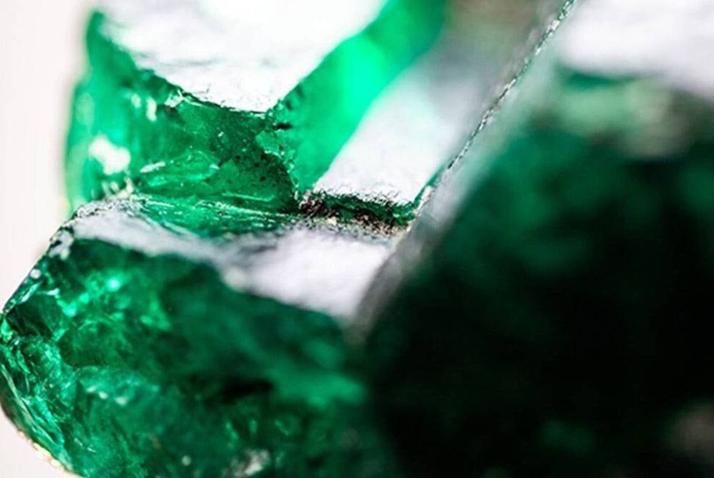 Batu zamrud terbesar dunia umpama kryptonite - Sinar Harian