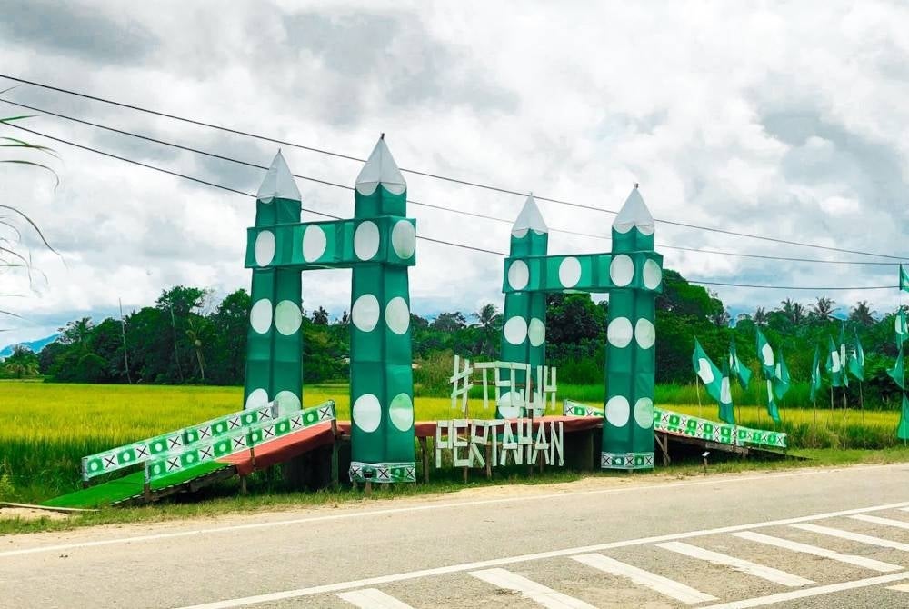 Replika drawbridge, wau bulan gergasi tarikan kempen PRU15 - Sinar Harian