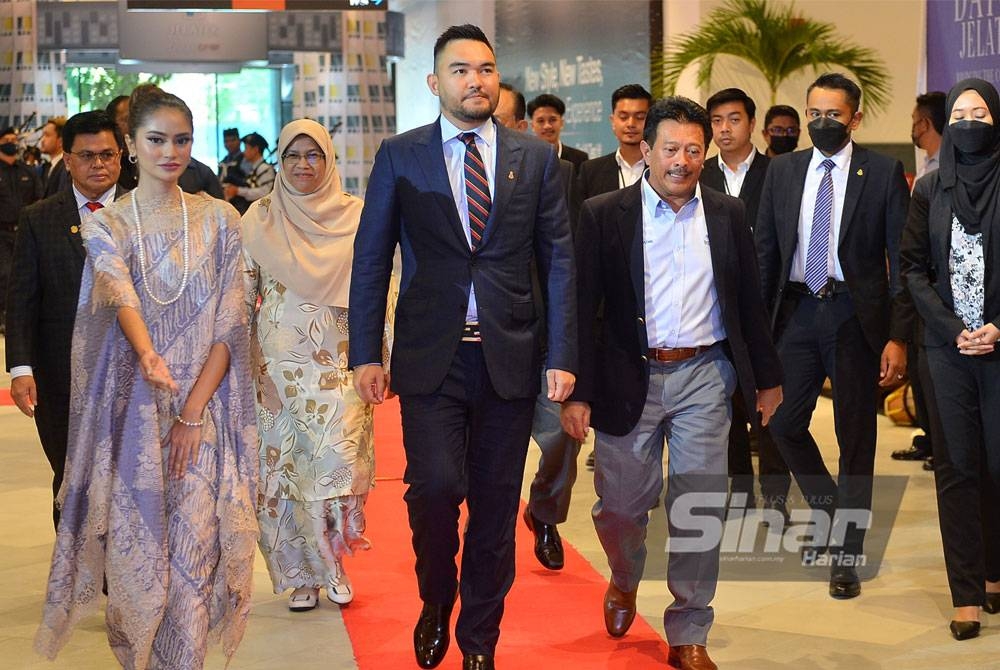 Raja Muda Selangor rasmi pusat beli-belah Datum Jelatek - Sinar Harian