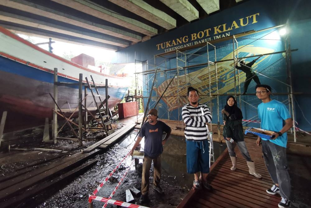 [VIDEO] Mural 'Tukang Bot Klaut' ketengah seni warisan - Sinar Harian