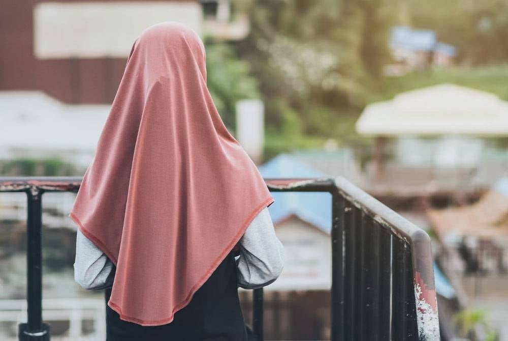 Nikah sempadan: 'Perit' dapatkan pengenalan diri anak sah - Sinar Harian