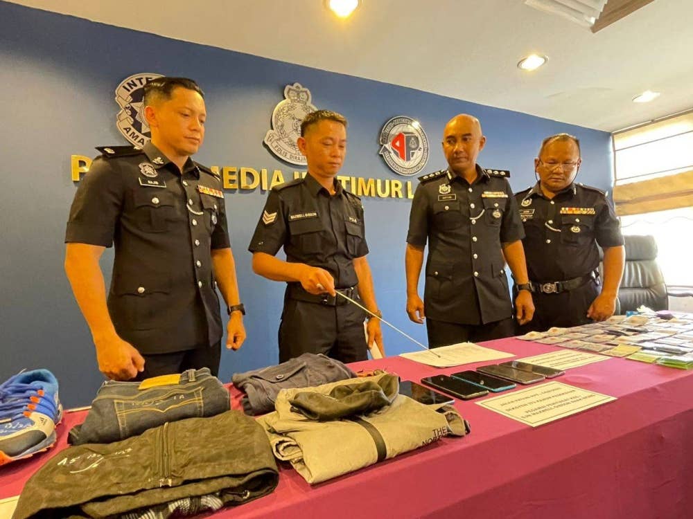 Dua pasang suami isteri ditahan pecah mesin token, mesin urut - Sinar ...