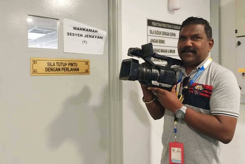 Tahun ke-12 puasa, Stanley beli baju Melayu untuk raya - Sinar Harian