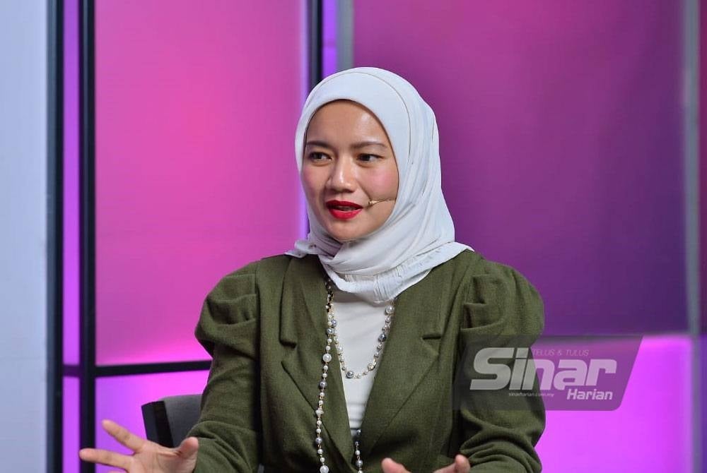 'Tak pernah percaya spekulasi' - Isteri pramugara MH370 - Sinar Harian