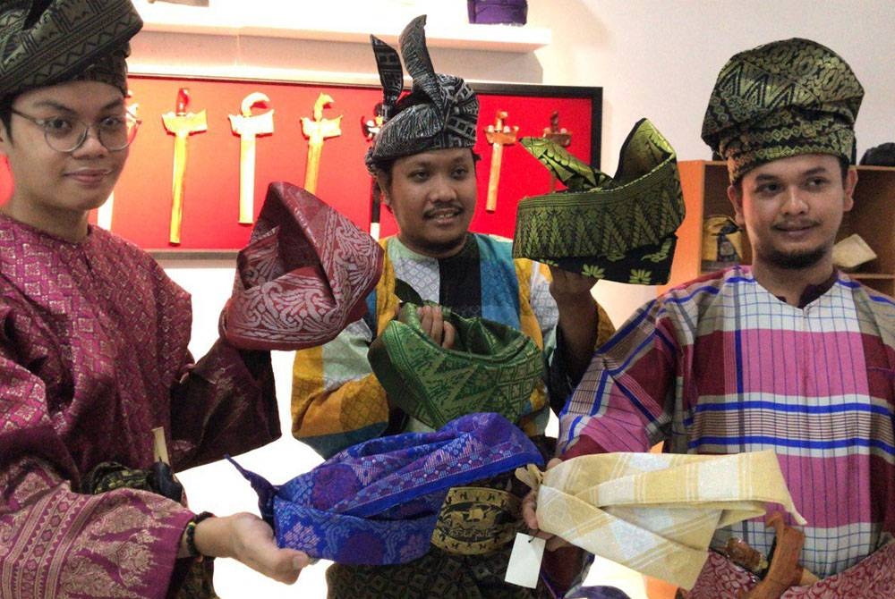 Tanjak penyeri busana jejaka - Sinar Harian