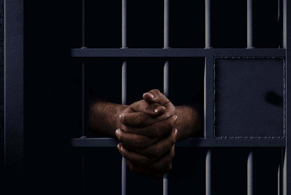 Bapa dipenjara 36 tahun, 20 sebatan rogol dua anak - Sinar Harian