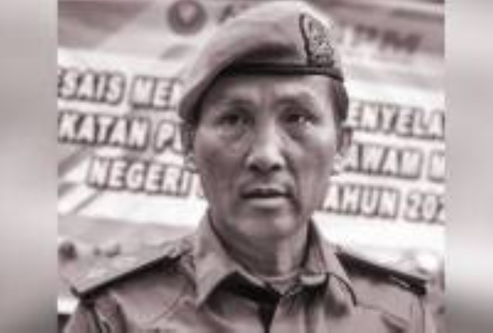 Jenazah Awang Askandar dibawa turun - Sinar Harian