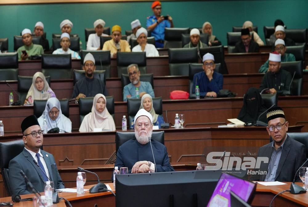 Umat Islam perlu jadikan Kitab Turath sebagai panduan hidup - Sinar Harian