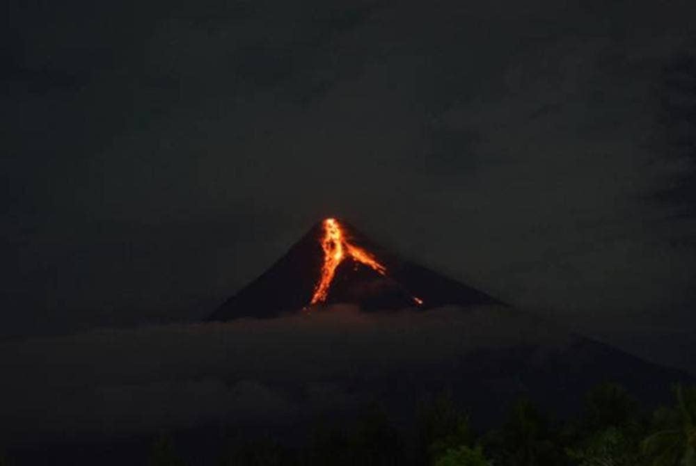 20,000 penduduk terjejas letusan Gunung Berapi Mayon - Sinar Harian