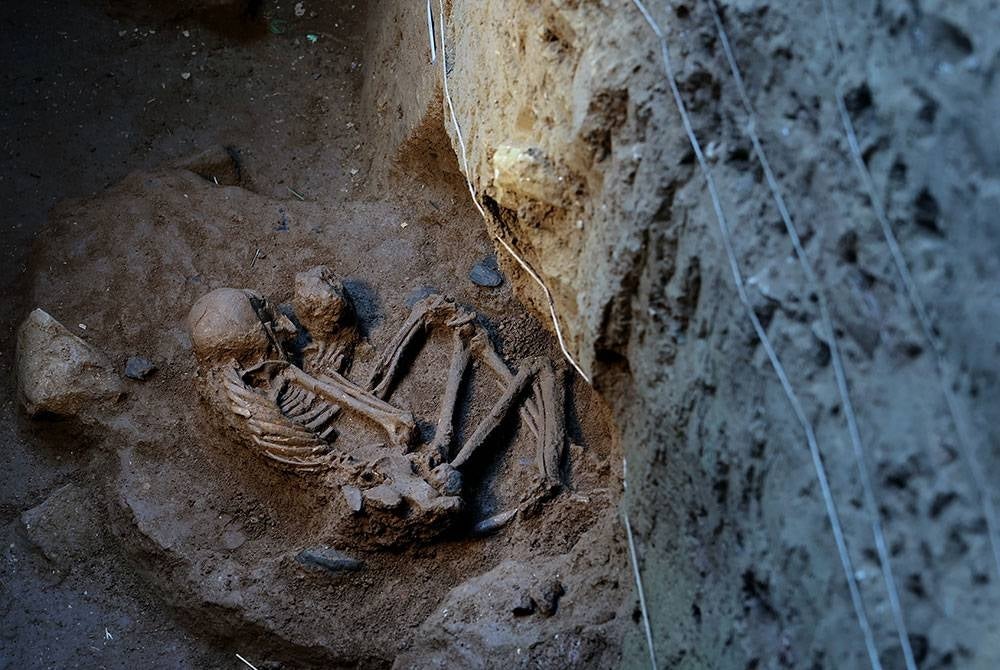 Penemuan rangka manusia wanita pra-neolitik - Sinar Harian